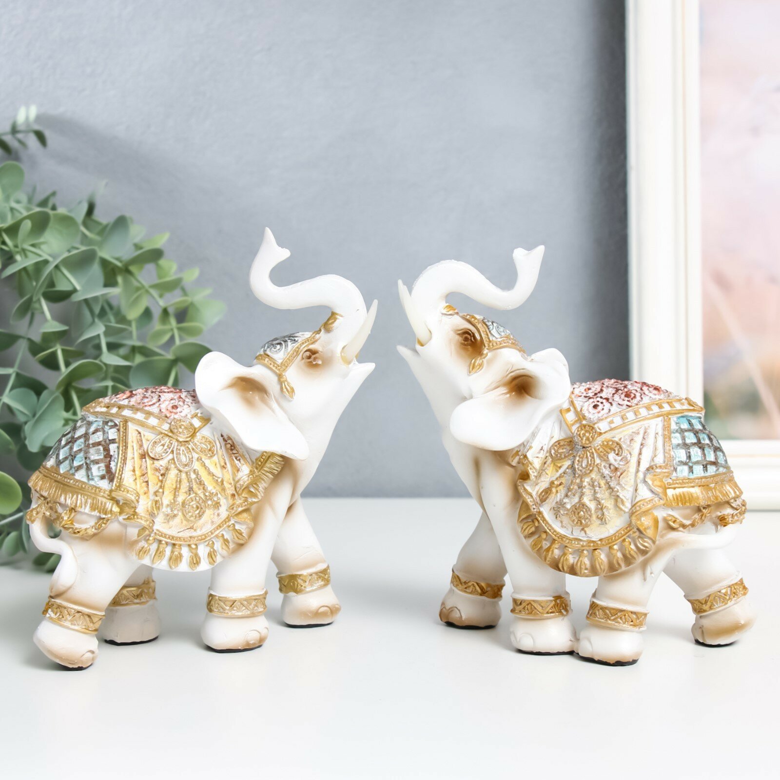Фигурка полистоун «Белый слон в золотой богатой попоне», 6×11×13 см, микс