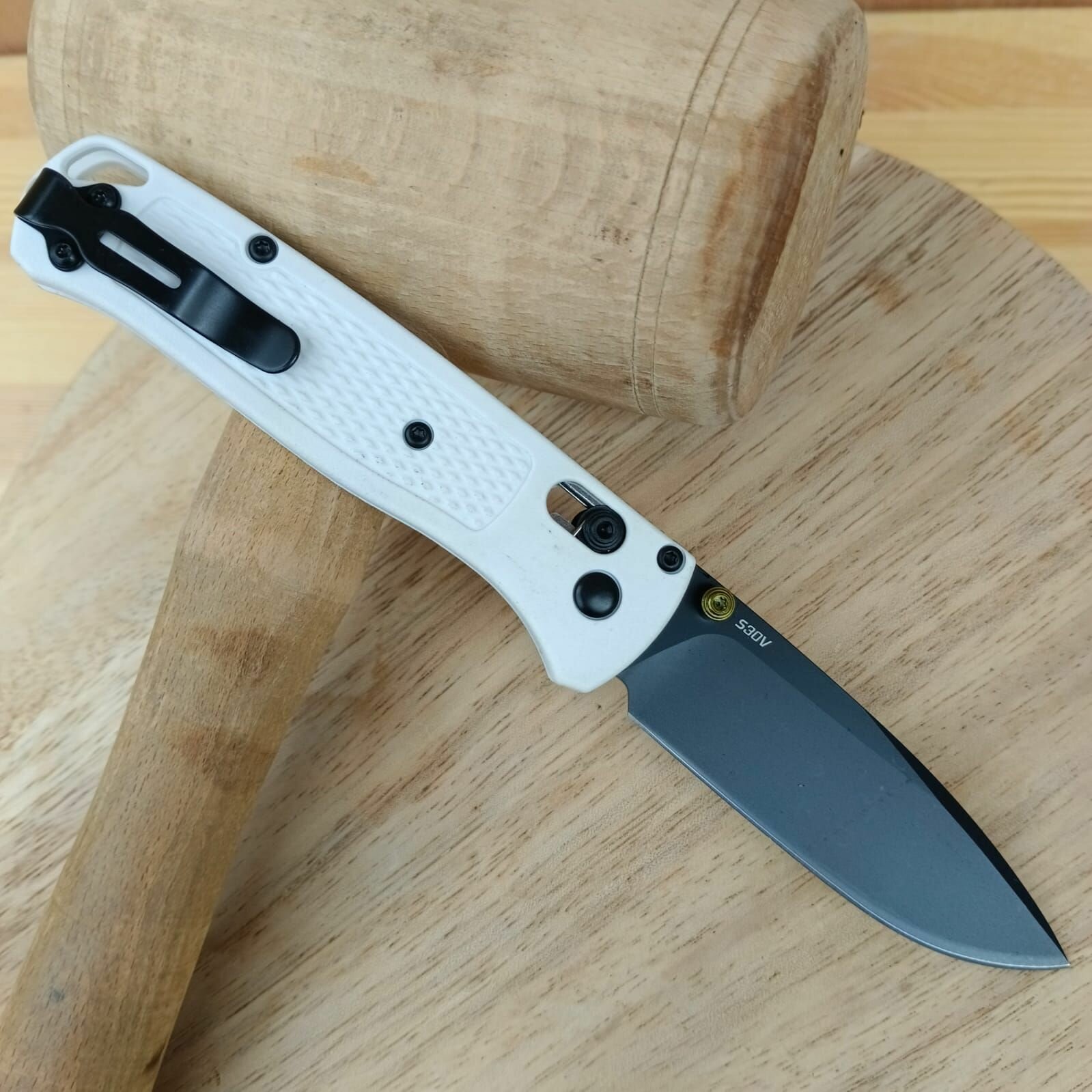 Нож складной Bugout, сталь S30V, складной, EDC, антикоррозийное покрытие, белый