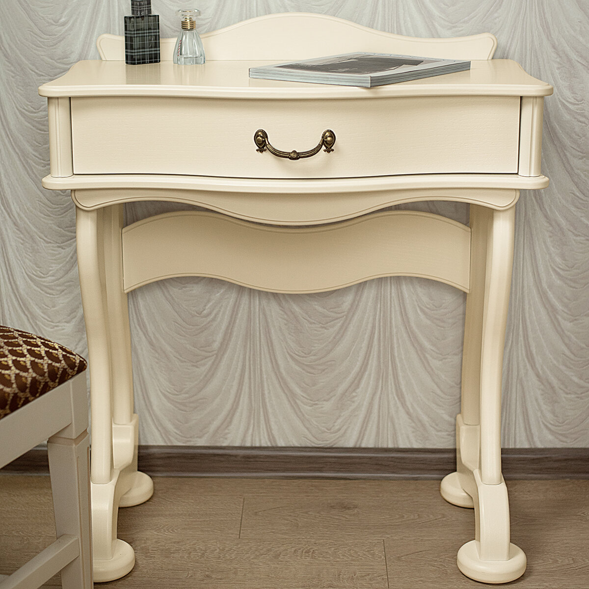 Стол туалетный Мебелик Джульетта с выдвижным ящиком, консольный, цвет дуб шампань Л