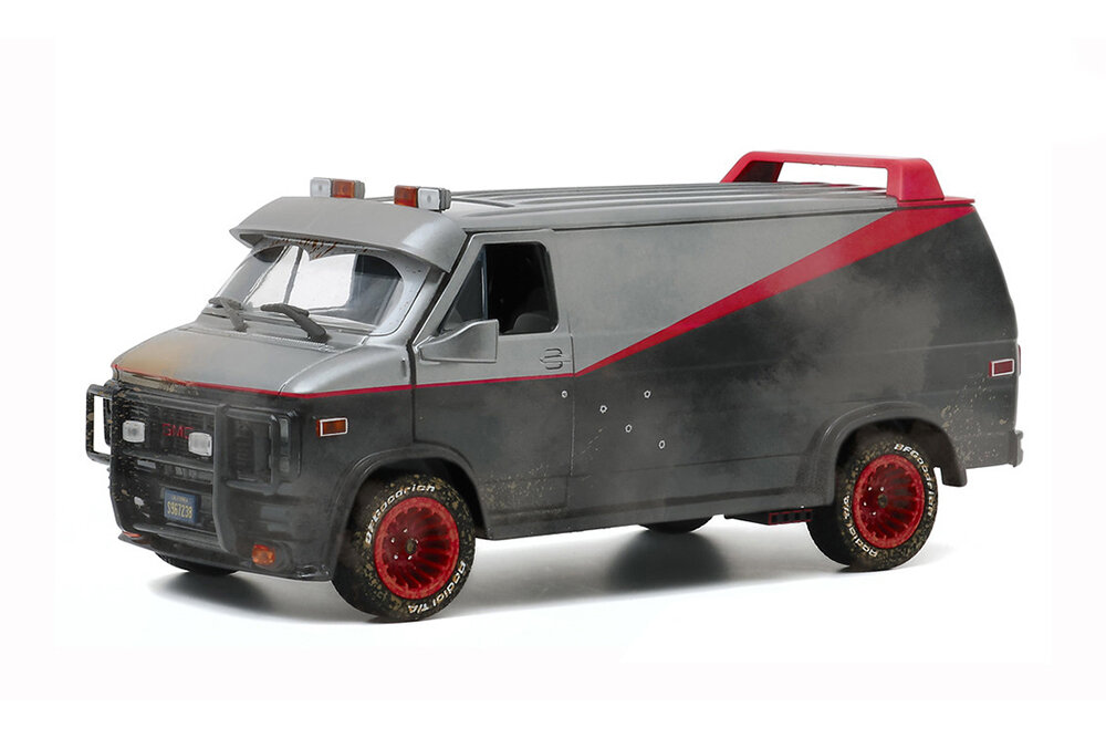 Модель коллекционная GREENLIGHT Gmc vandura (фургон) 1983 с пулевыми повреждениями (из телесериала "команда а")