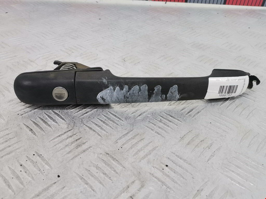 Ручка двери наружная задняя правая Mercedes Sprinter 1 (W901-905) арт. 1666702