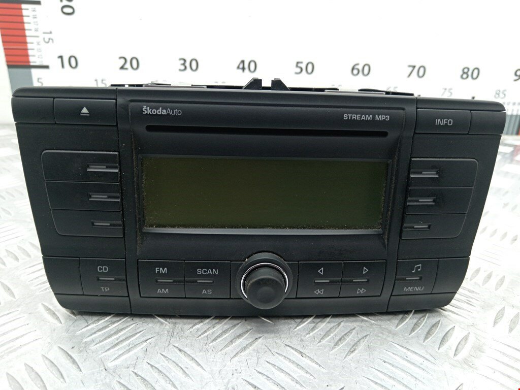 Магнитола Skoda Octavia 1Z 1Z0035161C арт. 1789625