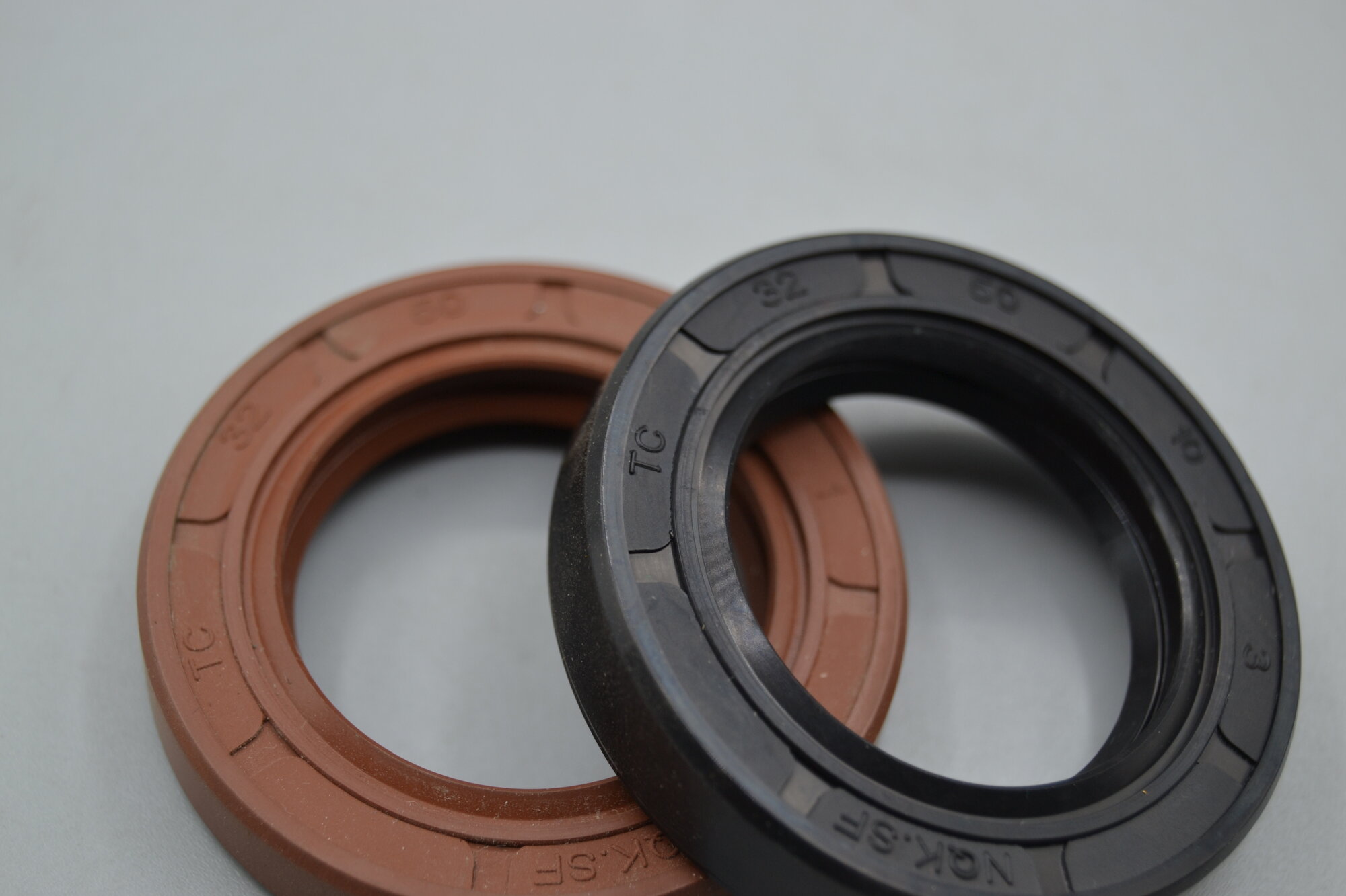 Манжеты сальники 32x50x10 (2 шт)