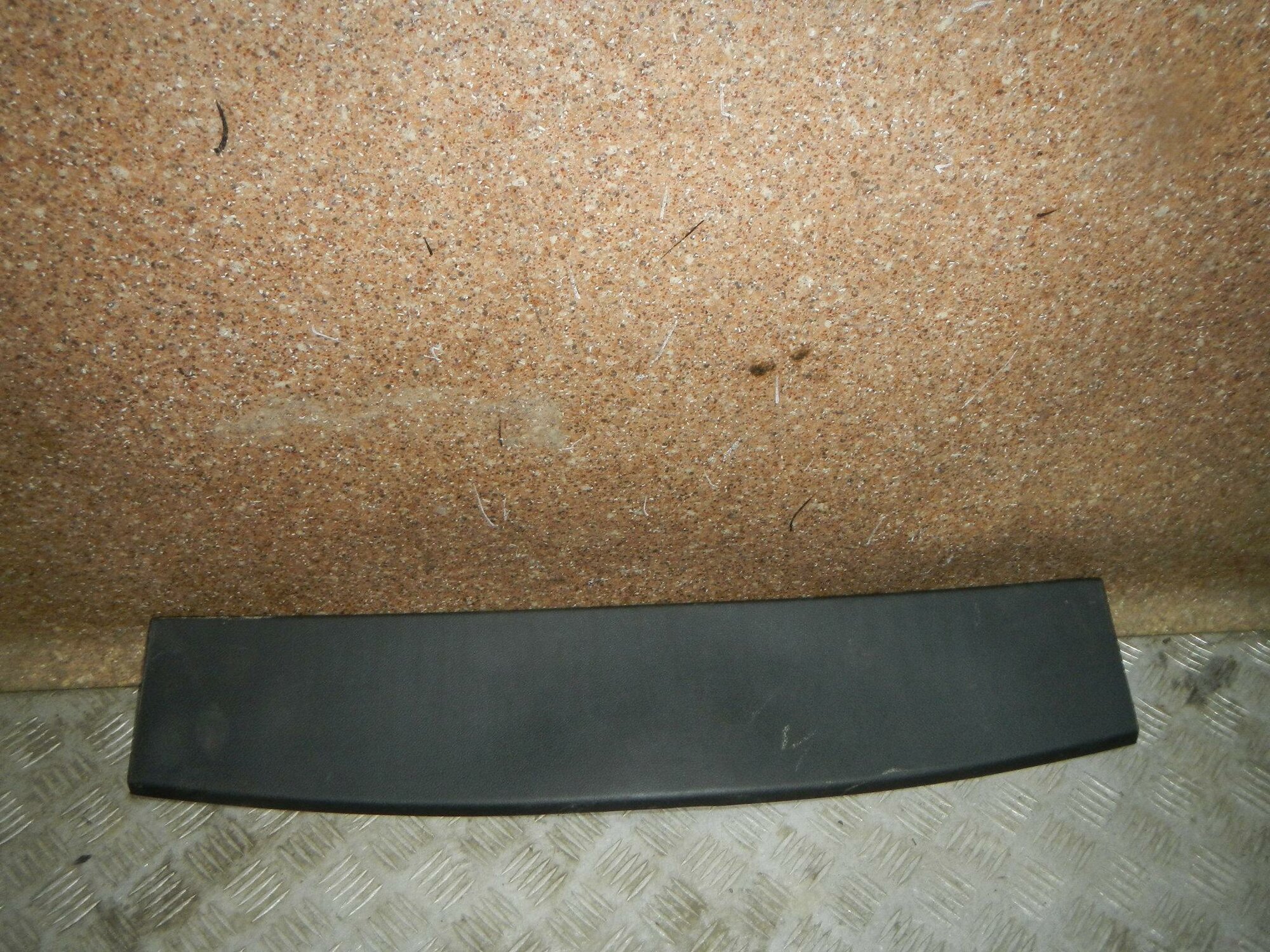 Б/У Обшивка двери багажника, Geely (Джили)-EMGRAND EC7 (09-13) GEELY EMGRAND EC7 (09-13) Верхняя. Потертости. 494891 GEEL...