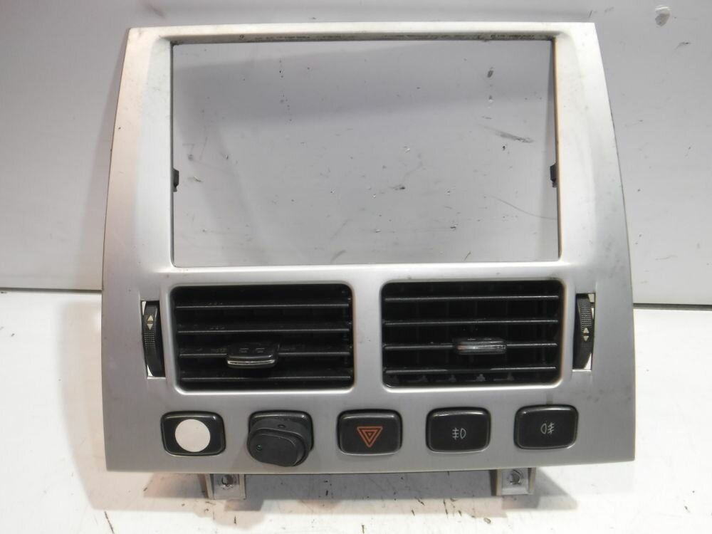 Рамка магнитолы Chery Fora A21 A215305210