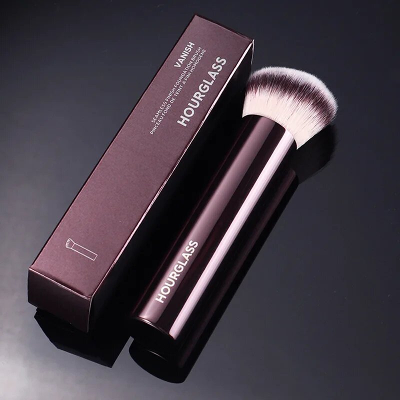 Hourglass Vanish Pro Кисть для тона с наклонной ручкой