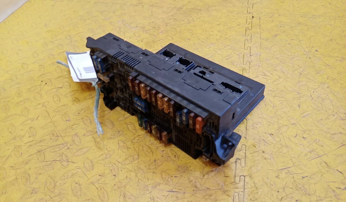 Блок предохранителей W211 E-klasse Mercedes-Benz A2115453901
