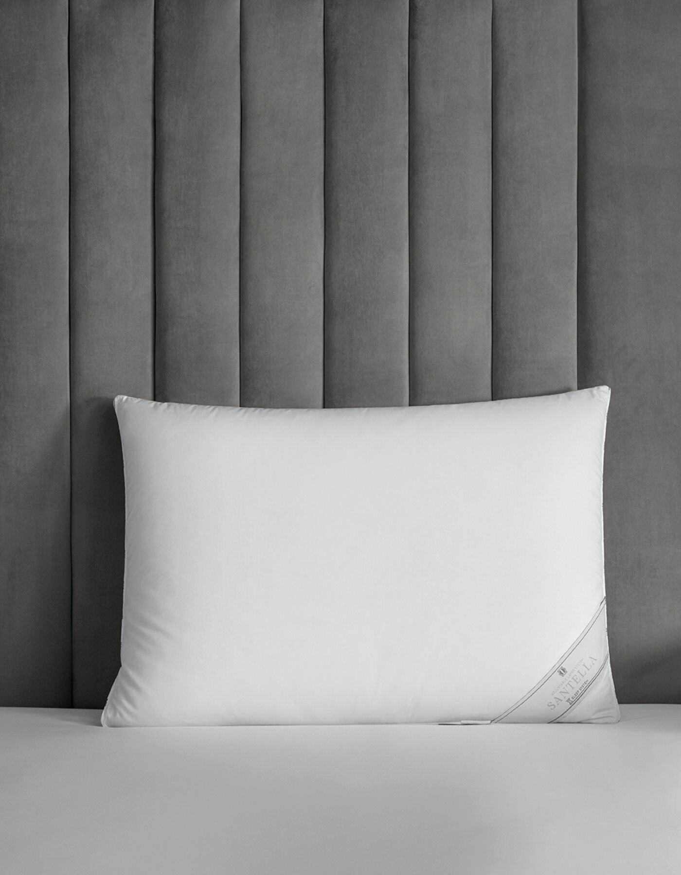 Togas Подушка для сна 50х70 "Сантелла" белый утиный пух-перо 1000 грамм