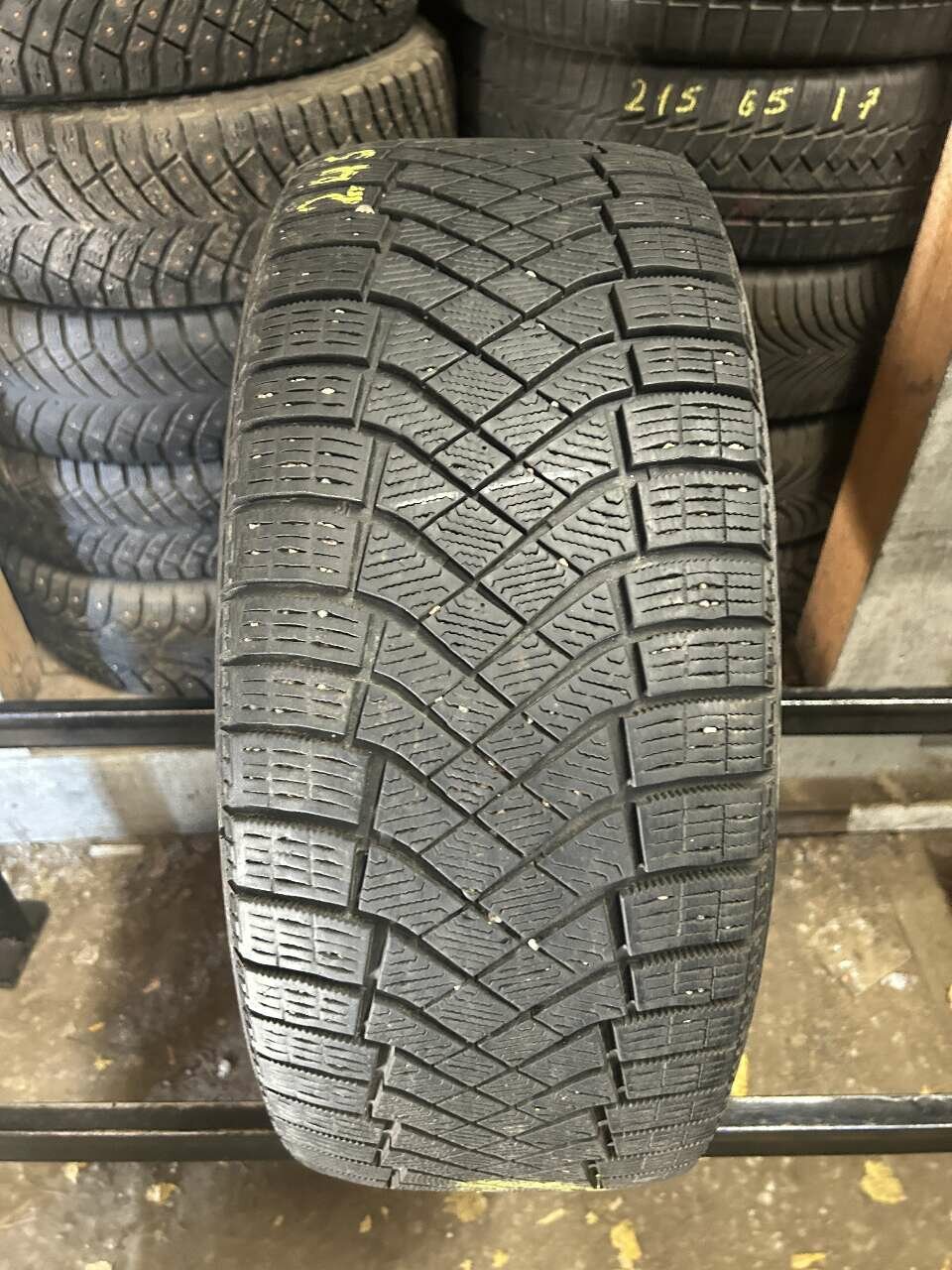 245/45 R18 100H Pirelli Ice Zero FR остаток:6 мм год:2018 арт:66464b60