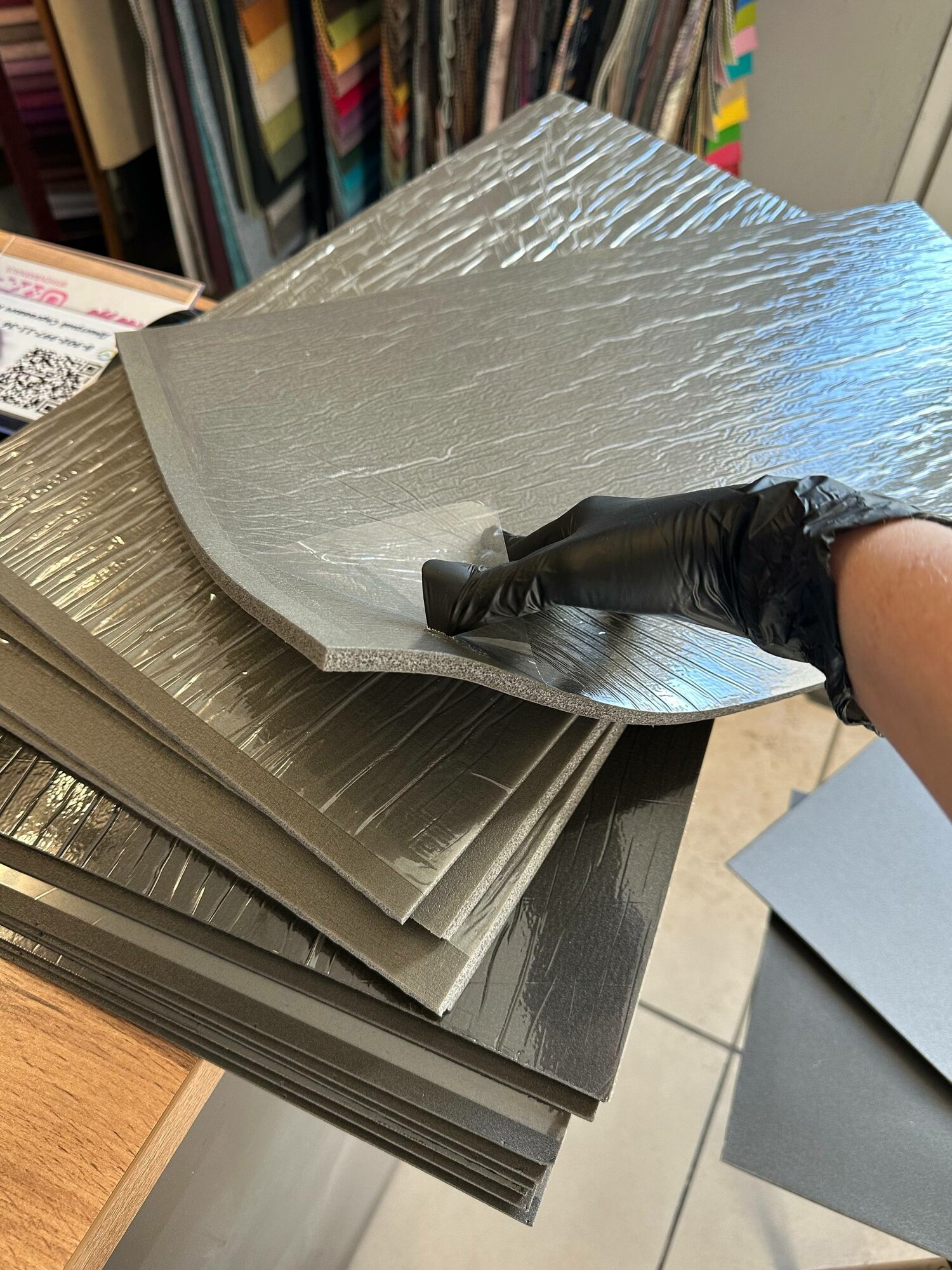 Изолон 4мм, тепло-звукоизоляцинный материал самоклеящийся/ 1 лист