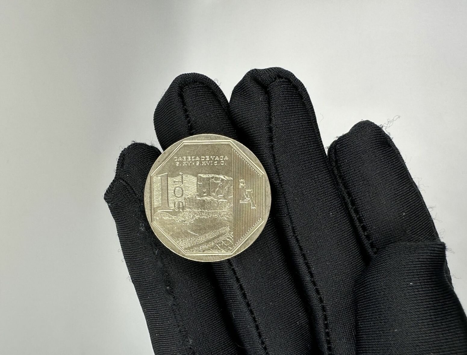 Монета Перу 1 соль 2016 год Богатство и гордость Кабеса де Вака