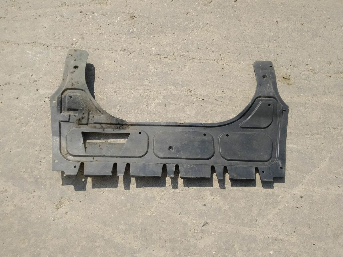 Кожух двигателя Volkswagen Polo Skoda Rapid 6R0825237D