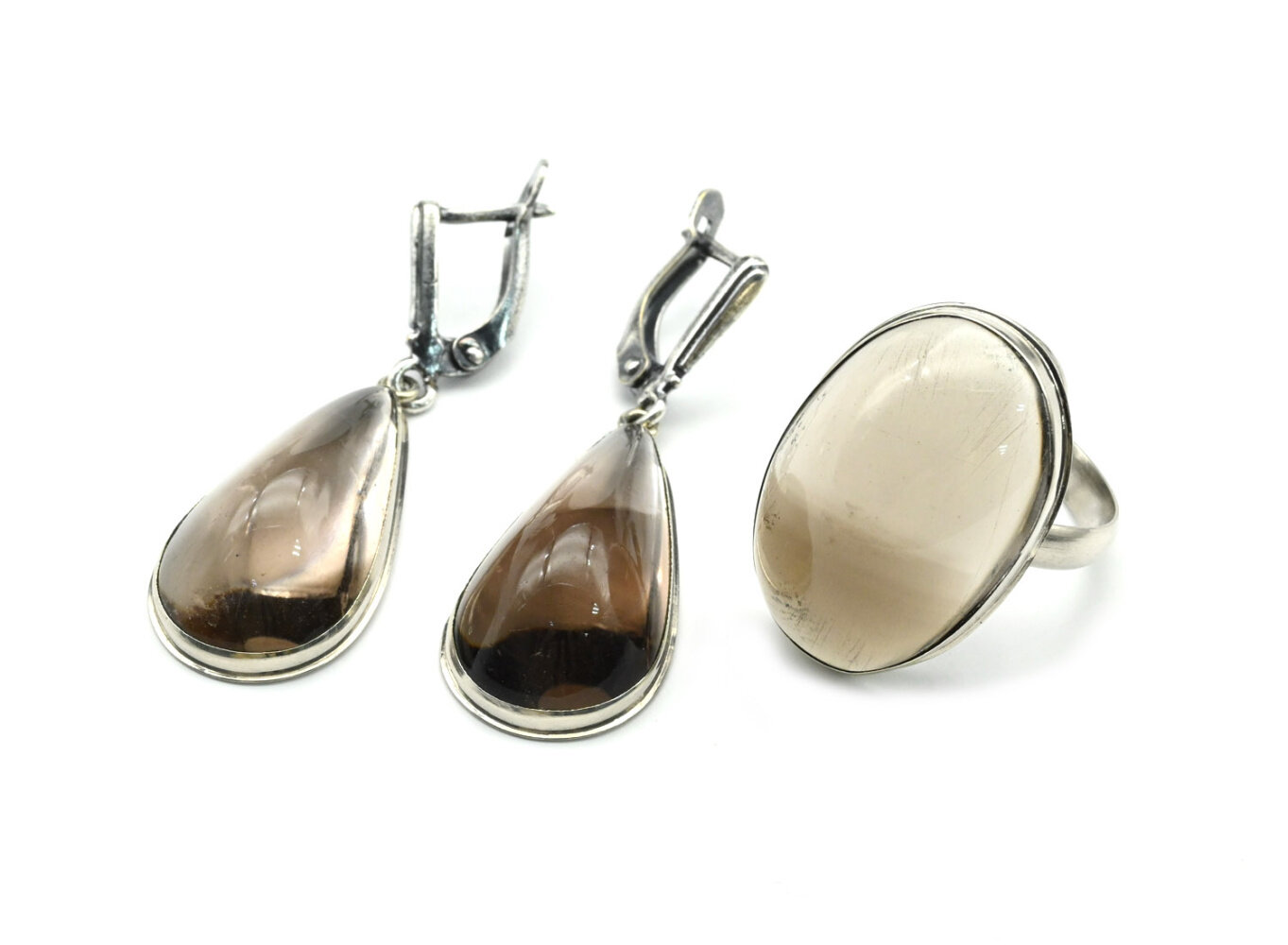 Комплект бижутерии: кольцо, серьги, топаз