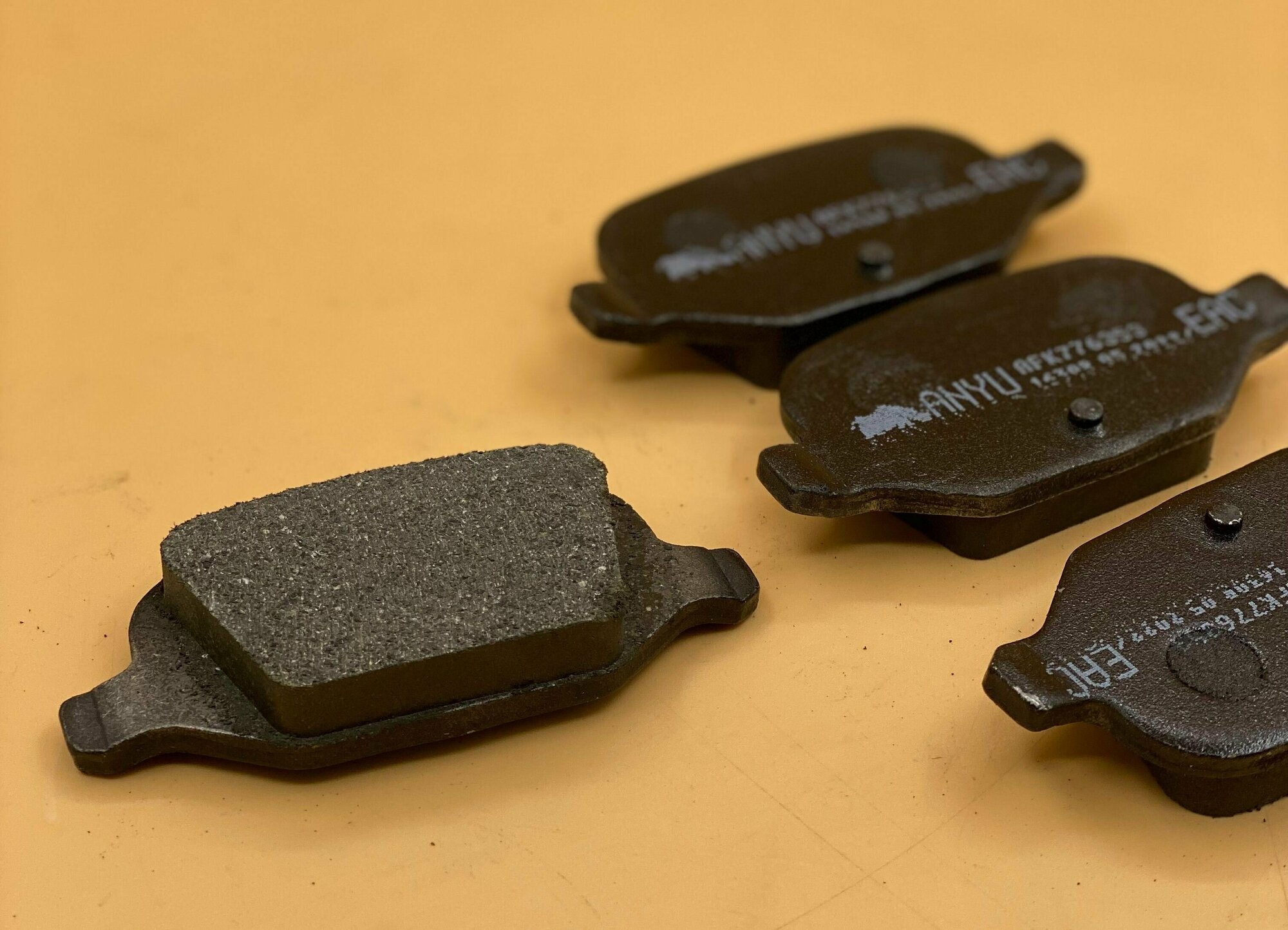 Колодки тормозные дисковые для LADA Vesta Cross, Kalina Sport, Granta Sport; ALFA ROMEO 147, 156