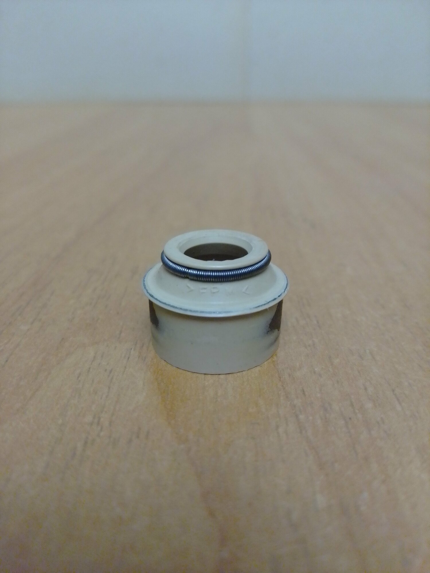 Маслосъёмный колпачок на Газель, Волга, УАЗ. Материал изготовления - фторкаучук.1 шт, Кирово-Чепецк, вэлконт