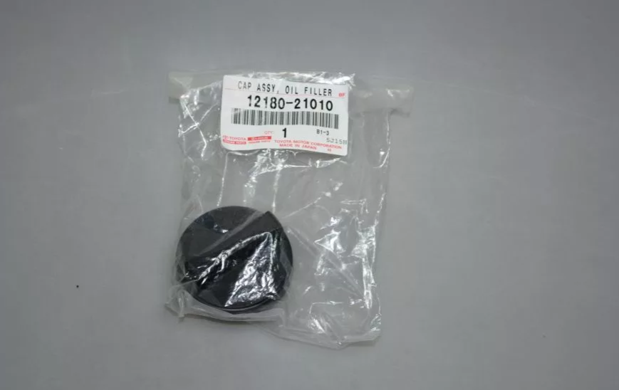 TOYOTA-LEXUS 1218021010 Крышка маслозаливной горловины Toyota 1218021010
