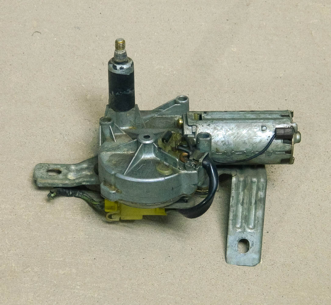 Моторчик заднего стеклоочистителя Primera P10