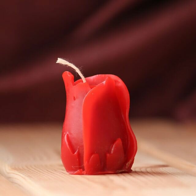 Свеча "Роза" красная