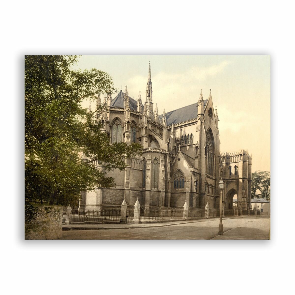Постер, плакат на бумаге / St. Philips Church, Arundel Castle, England / Размер 80 x 106 см