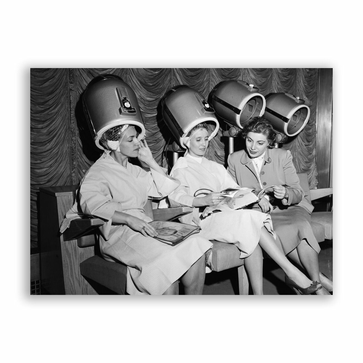 Постер, плакат на бумаге / В парикмахерской / Размер 60 x 80 см