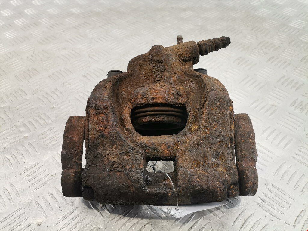 Суппорт передний левый Land Rover Freelander 2 LR015387 арт. 1023461