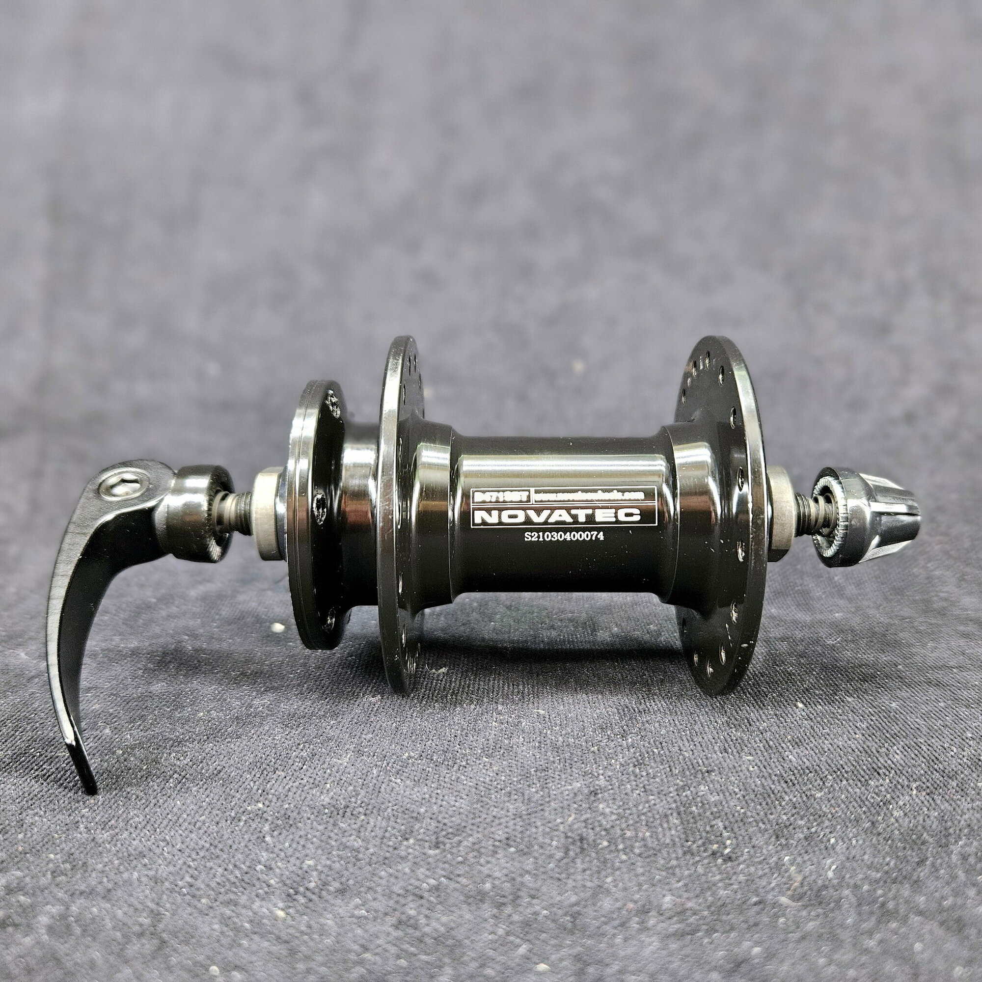 Втулка передняя Novatec D471SBT, 32Н, QR, черная