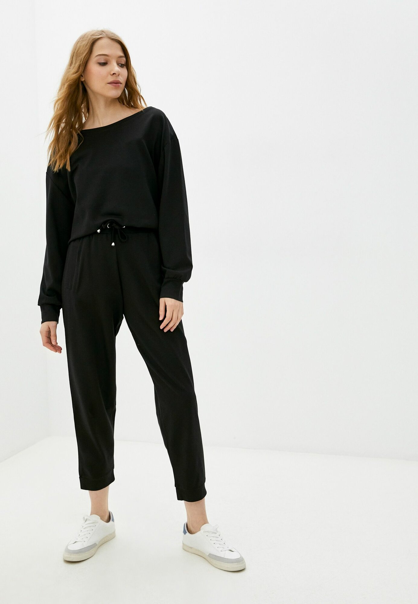 Костюм спортивный