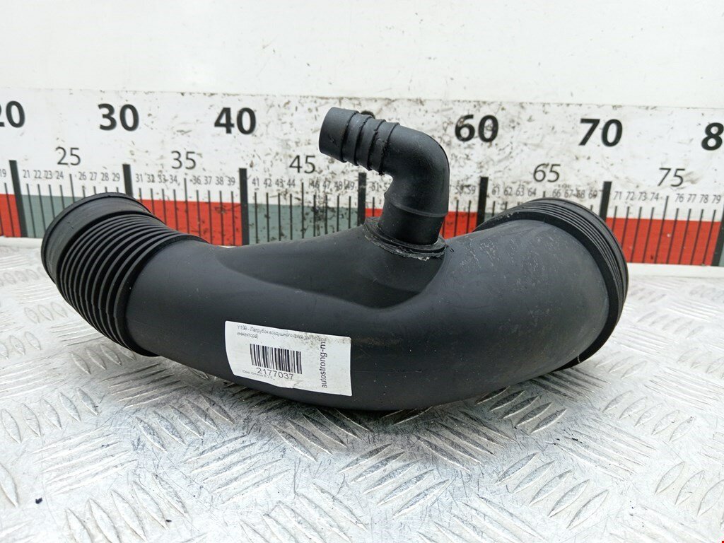 Патрубок воздушного фильтра (гофра инжектора) Opel Omega B арт. 2177037