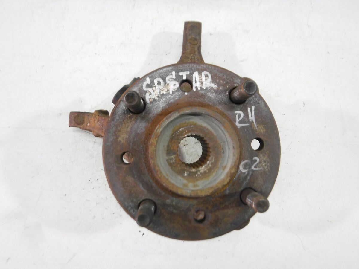 Кулак поворотный передний правый Mitsubishi Space Star I (1998—2002) MR369682