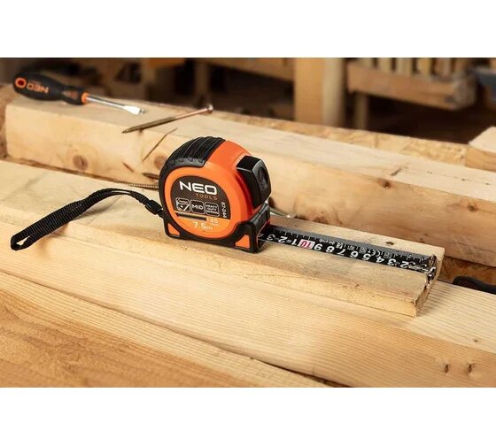 Стальная рулетка NEO TOOLS Super Black 7.5 м, 25 мм, автоблокировка, две кнопки остановки, магнит 67-244