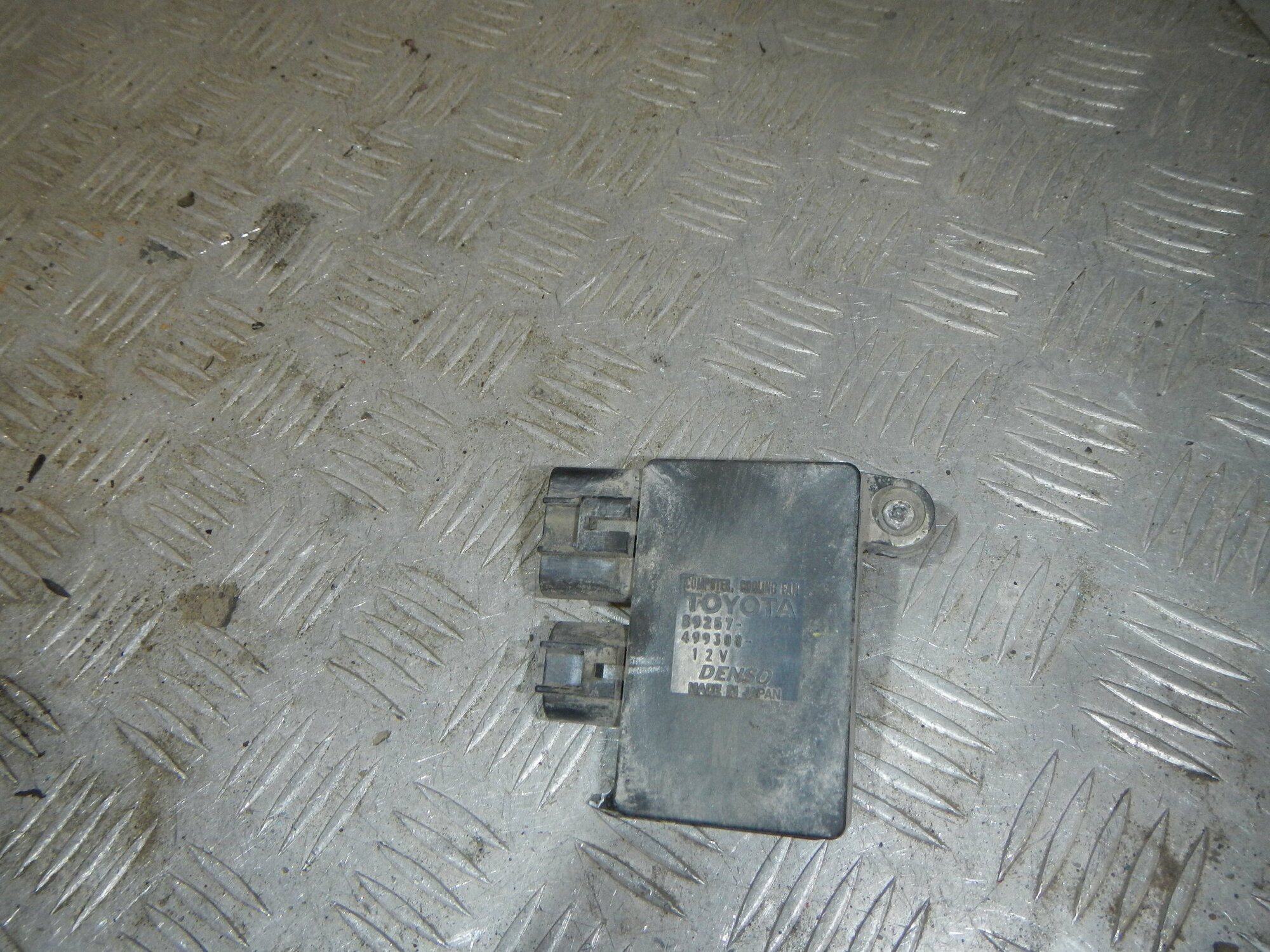 Б/У Блок управления вентилятором, Toyota (Тойота)-AVENSIS III (09-) TOYOTA AVENSIS III (09-) Сломано крепление. 583198 T...