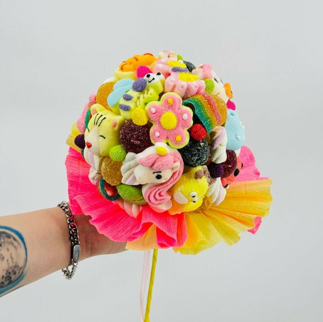 Сладкий детский букет из жевательного мармелада и воздушного маршмеллоу. Букет из сладостей