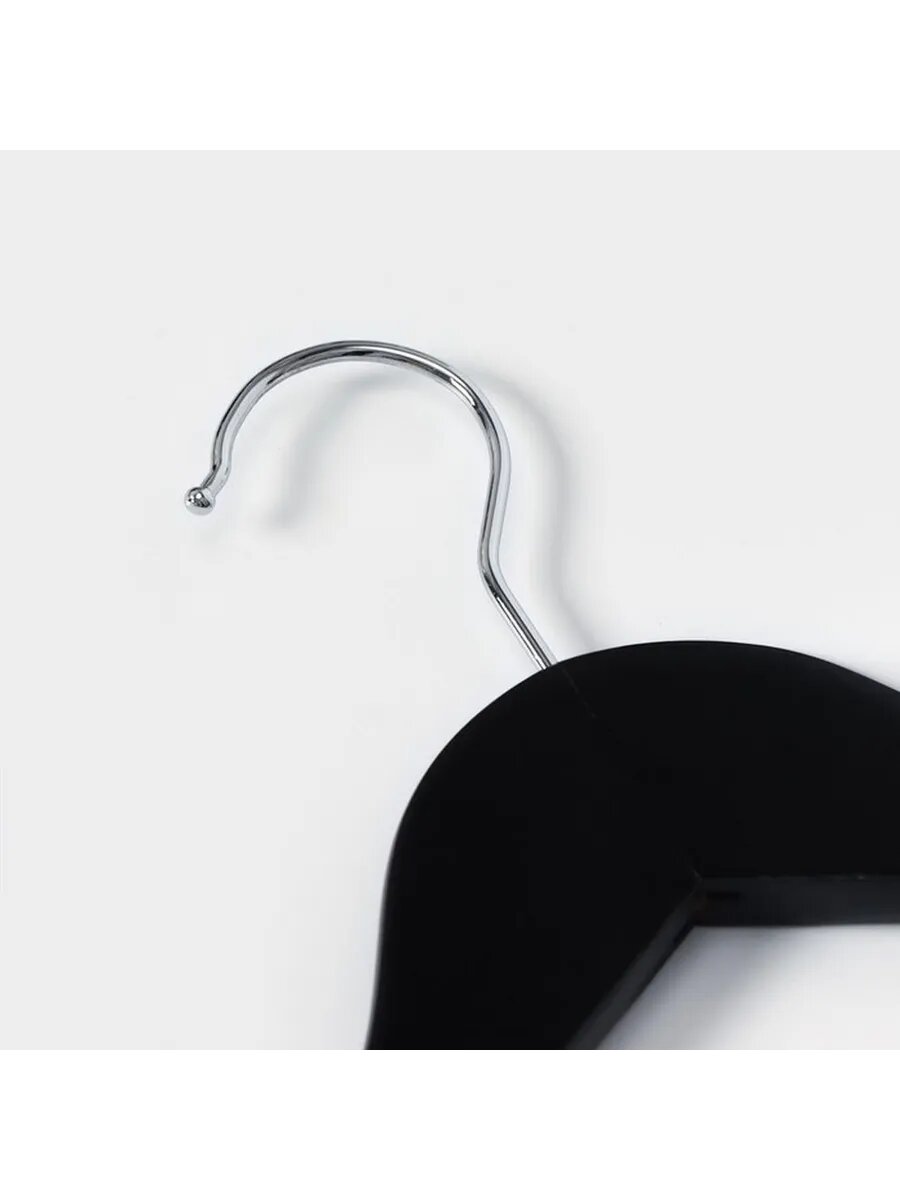 Компактные деревянные плечики с зажимами