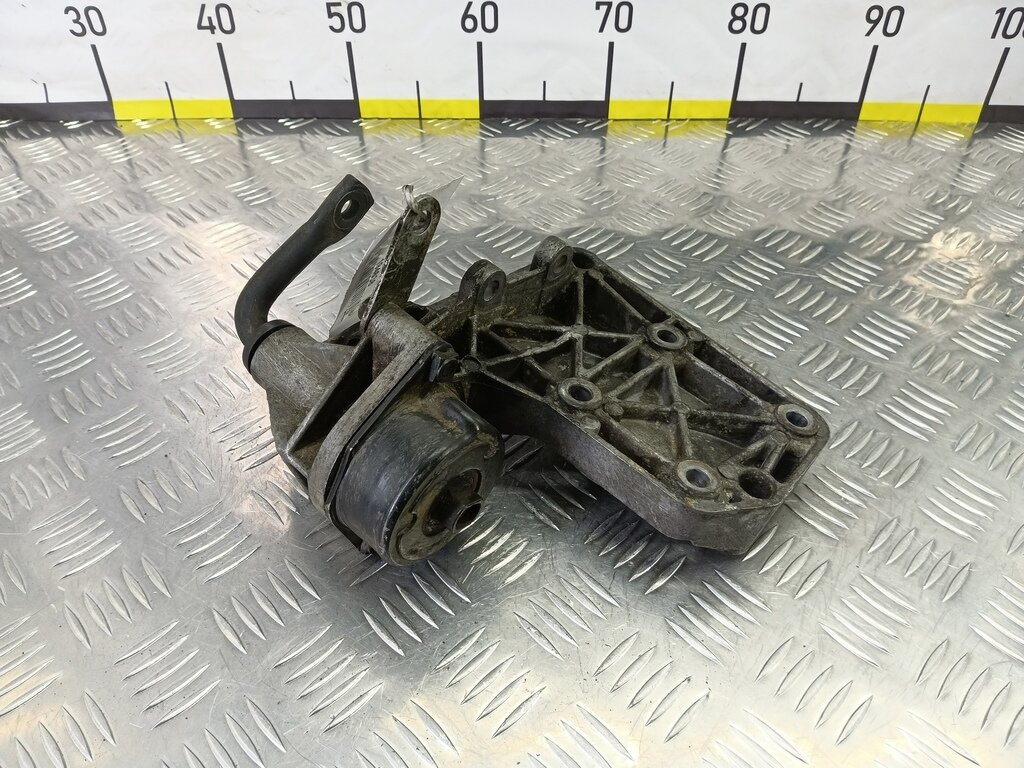 Кронштейн компрессора кондиционера Б/У для LAND ROVER RANGE ROVER III (2002—2005) JPD000050