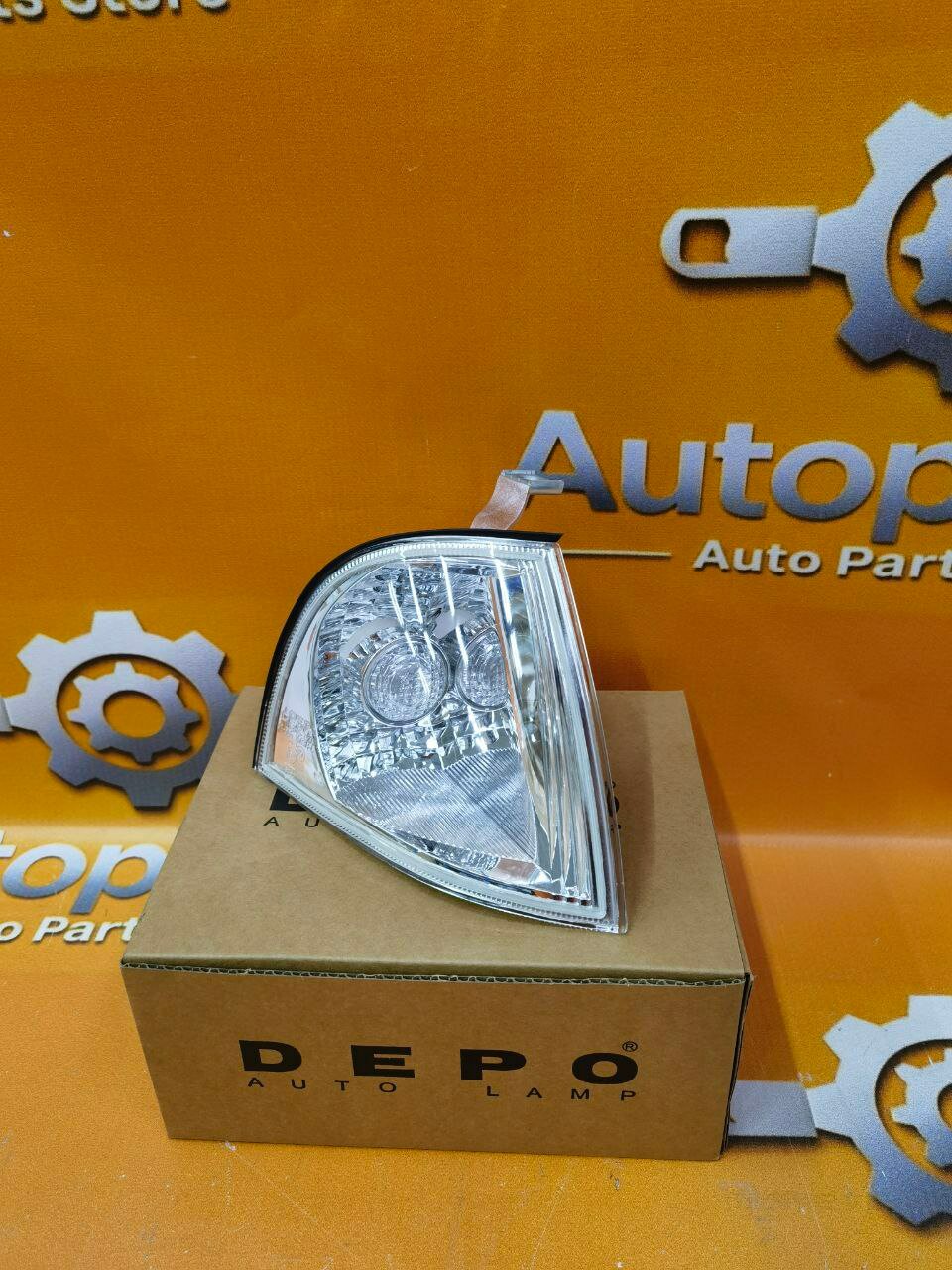 Фонарь указателя поворота правый шкода октавия SKODA OCTAVIA с 2000 по 2011 поворотник правый октавия