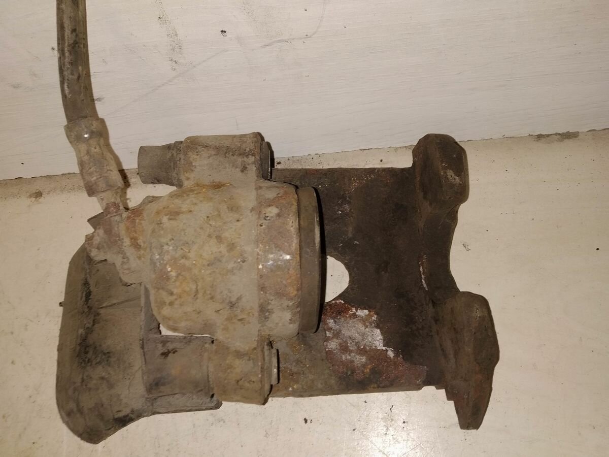 Суппорт тормозной передний правый Skoda Fabia 1 2 6N0615124B