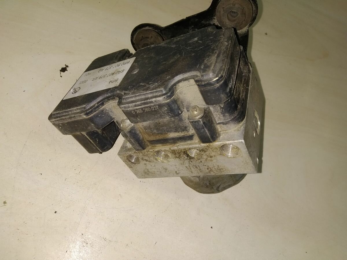 Блок управления ABS Volkswagen Polo Skoda Fabia 6R0907379AR