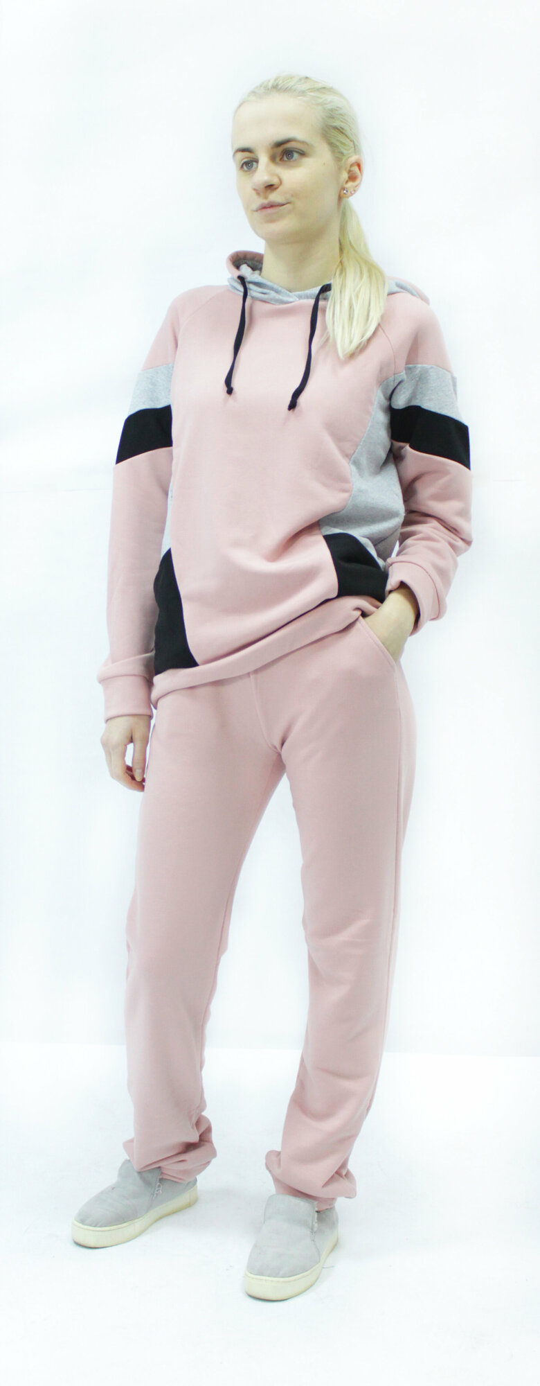 Костюм спортивный