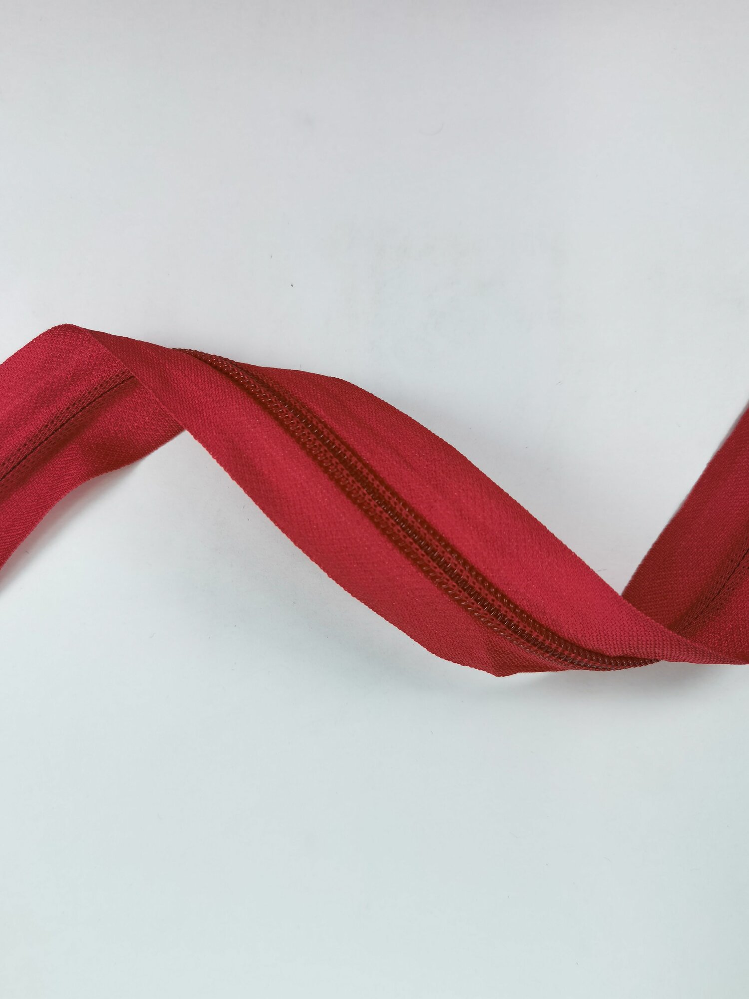 Молния рулонная тип 8, 3 метра, красный 148/ витая (спиральная)