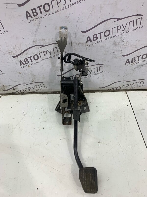 педаль тормоза Volvo V40 2 MV 31445324