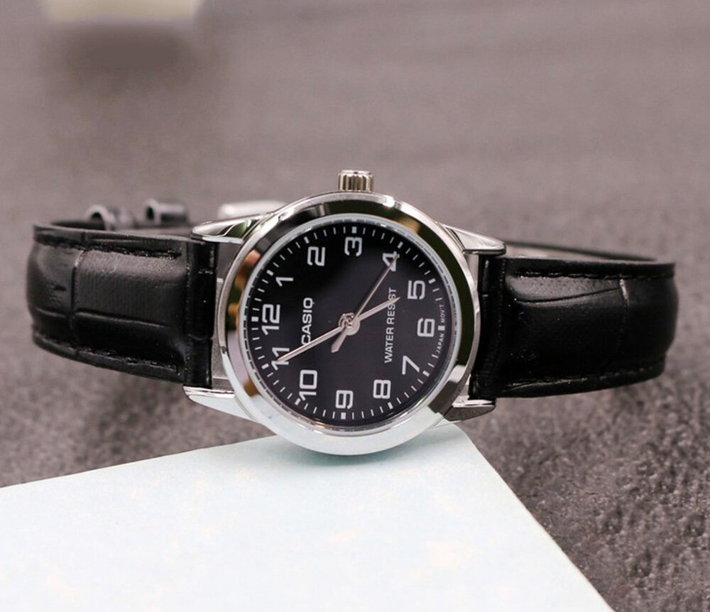 Наручные часы CASIO Collection, серебряный/черный — фото 1