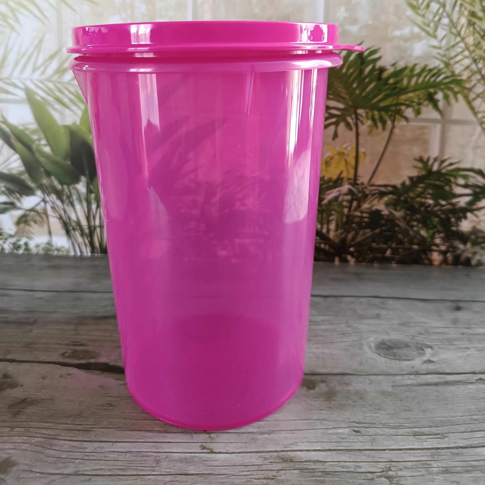 Емкость Мульти-хит Малиновый 1 литр Tupperware