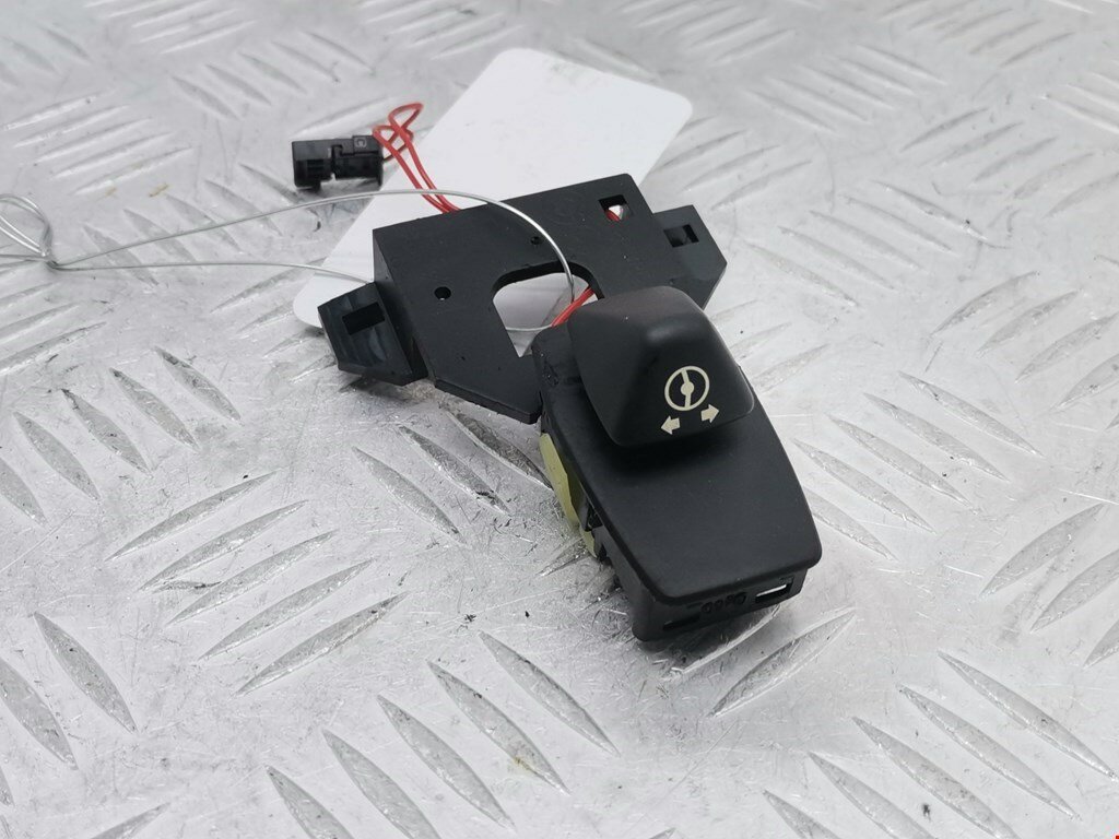 Переключатель (джойстик) регулировки рулевой колонки BMW 6-Series (E63/E64) 61316947786 арт. 1830592