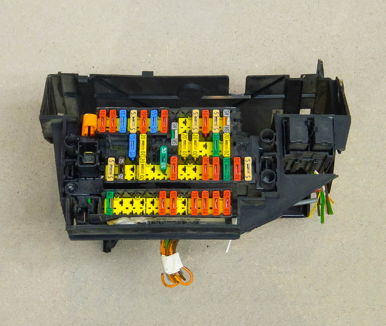 Блок предохранителей Peugeot 406 2.0