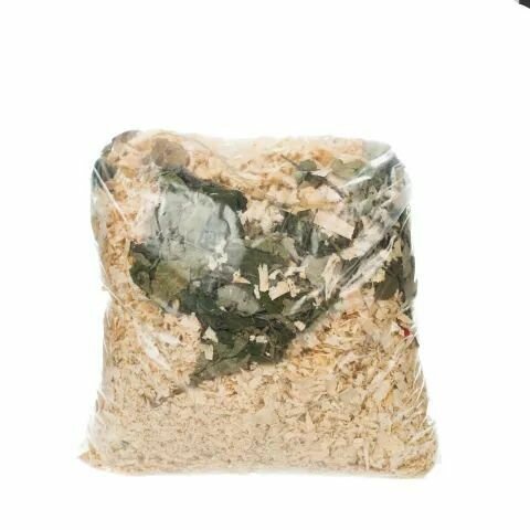 Древесный наполнитель Мир чудес для грызунов Опилки с веточками и листочками, 800 г