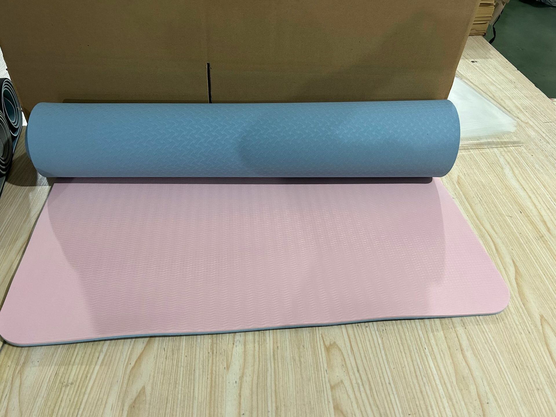 Коврик для йоги TPE, нескользящий, двухцветный, 183x80x0,8 см