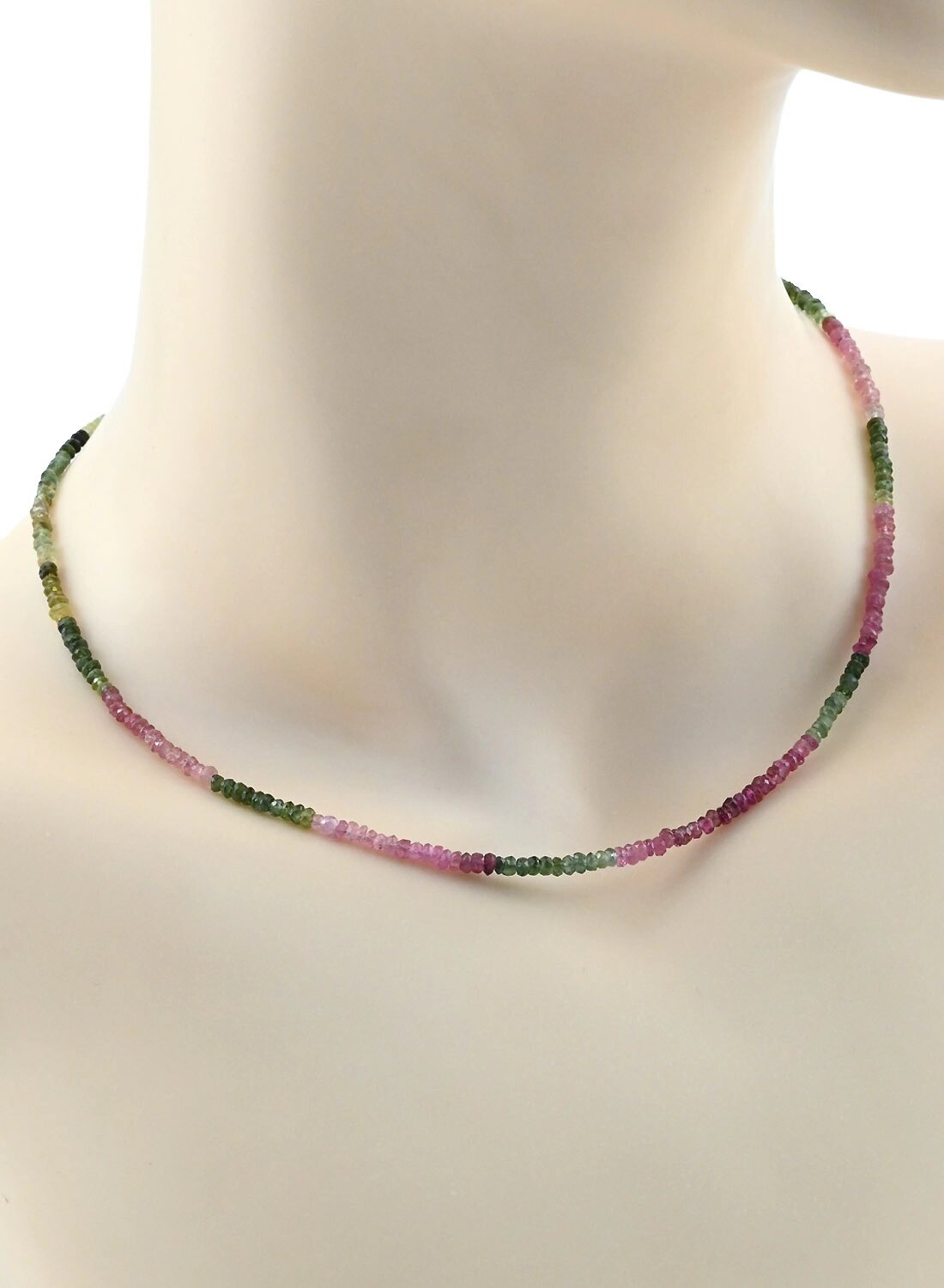 Бусы, турмалин