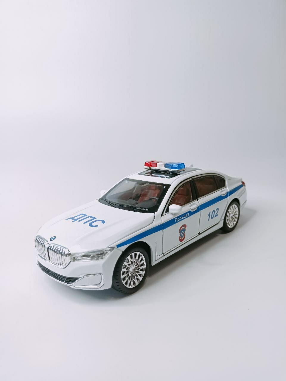 Модель автомобиля BMW M7 коллекционная металлическая игрушка масштаб 1:24 ДПС