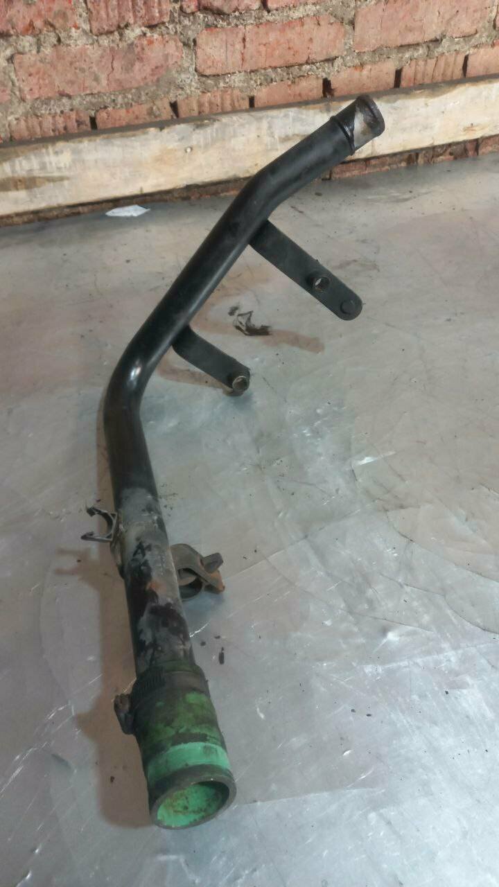 Патрубок охлаждения Chrysler Voyager 4 2003