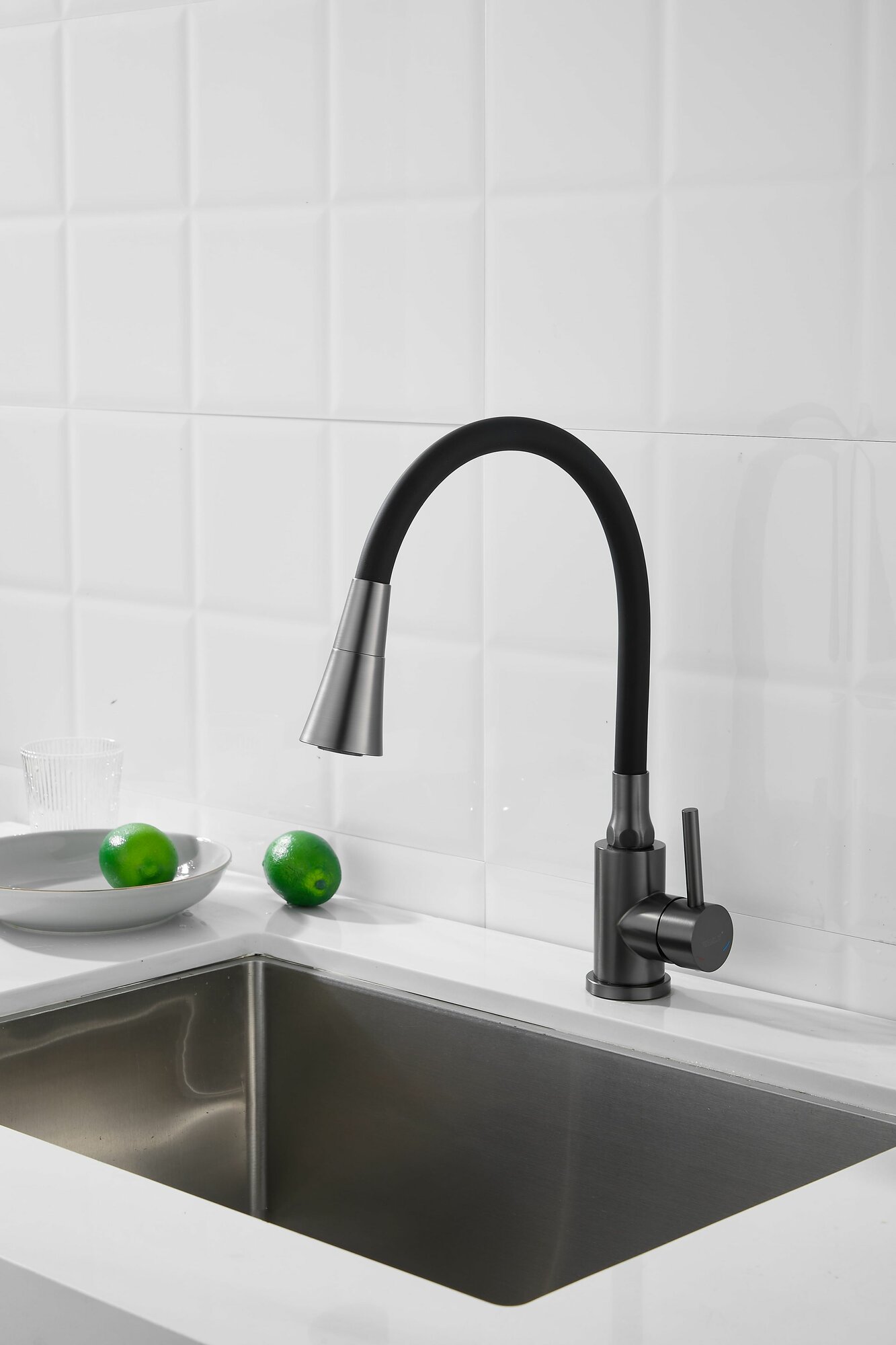 Смеситель для кухни с лейкой и с гибким изливом, кран из нержавеющей стали на мойку BELZ B74810-3